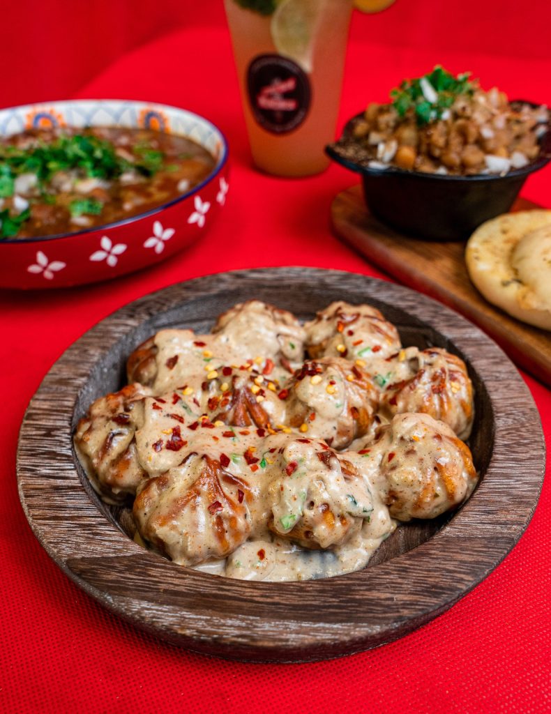 Streetside Munchies: Momos & Hakka Food in Brampton | Fast Food Spot